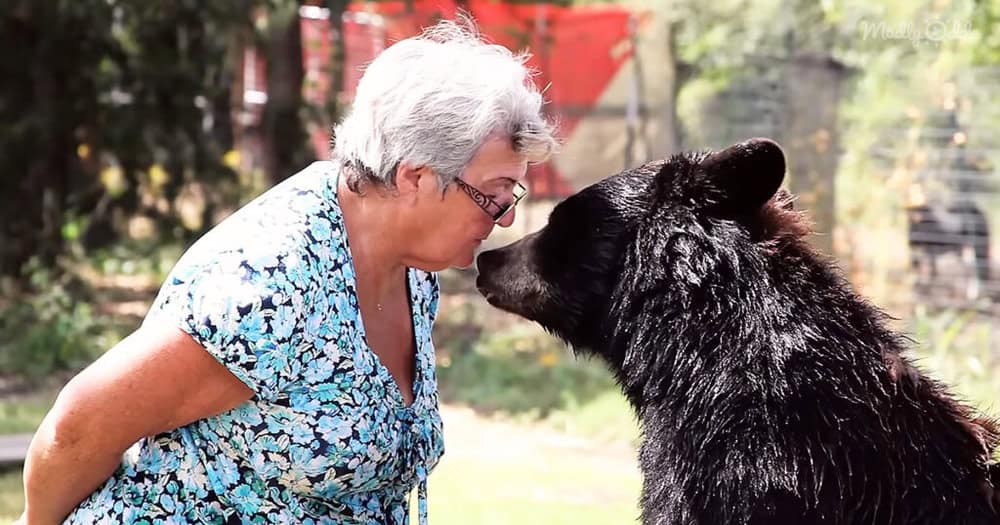 Video Meet Bonnie Hart: The 62 Years Old Grandma with Two Bears and a ...